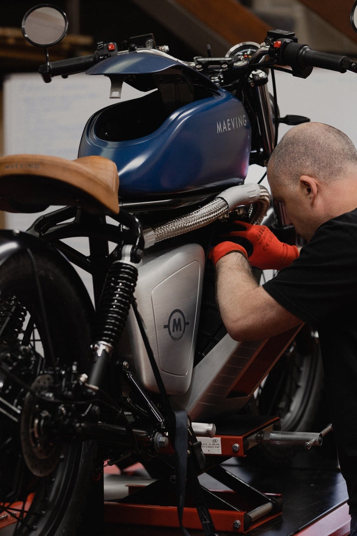 Riding An Electric Motorcycle – Maeving®